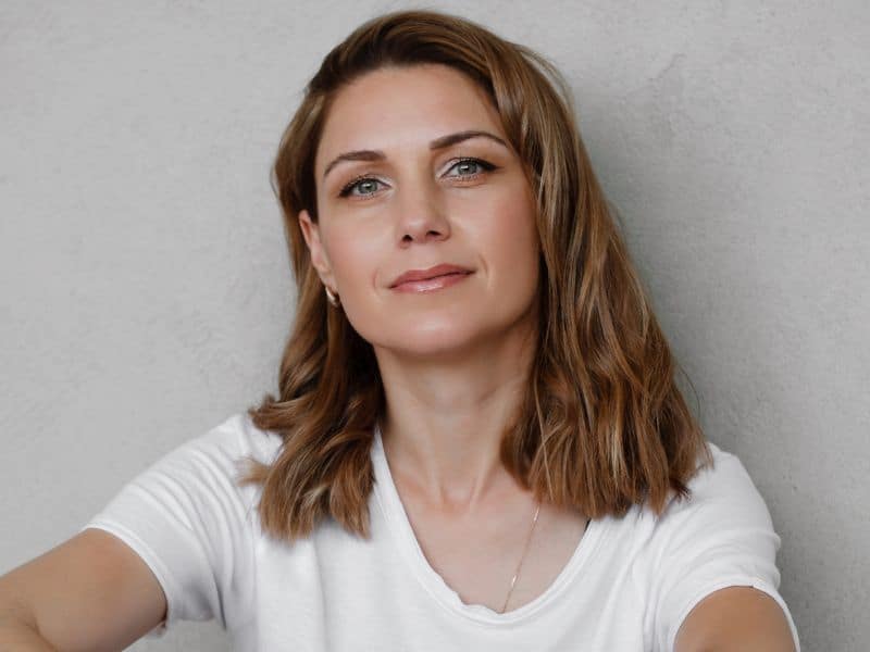 12 Youthful Hair Color Trends For Women Over 40 [2025 Edit]